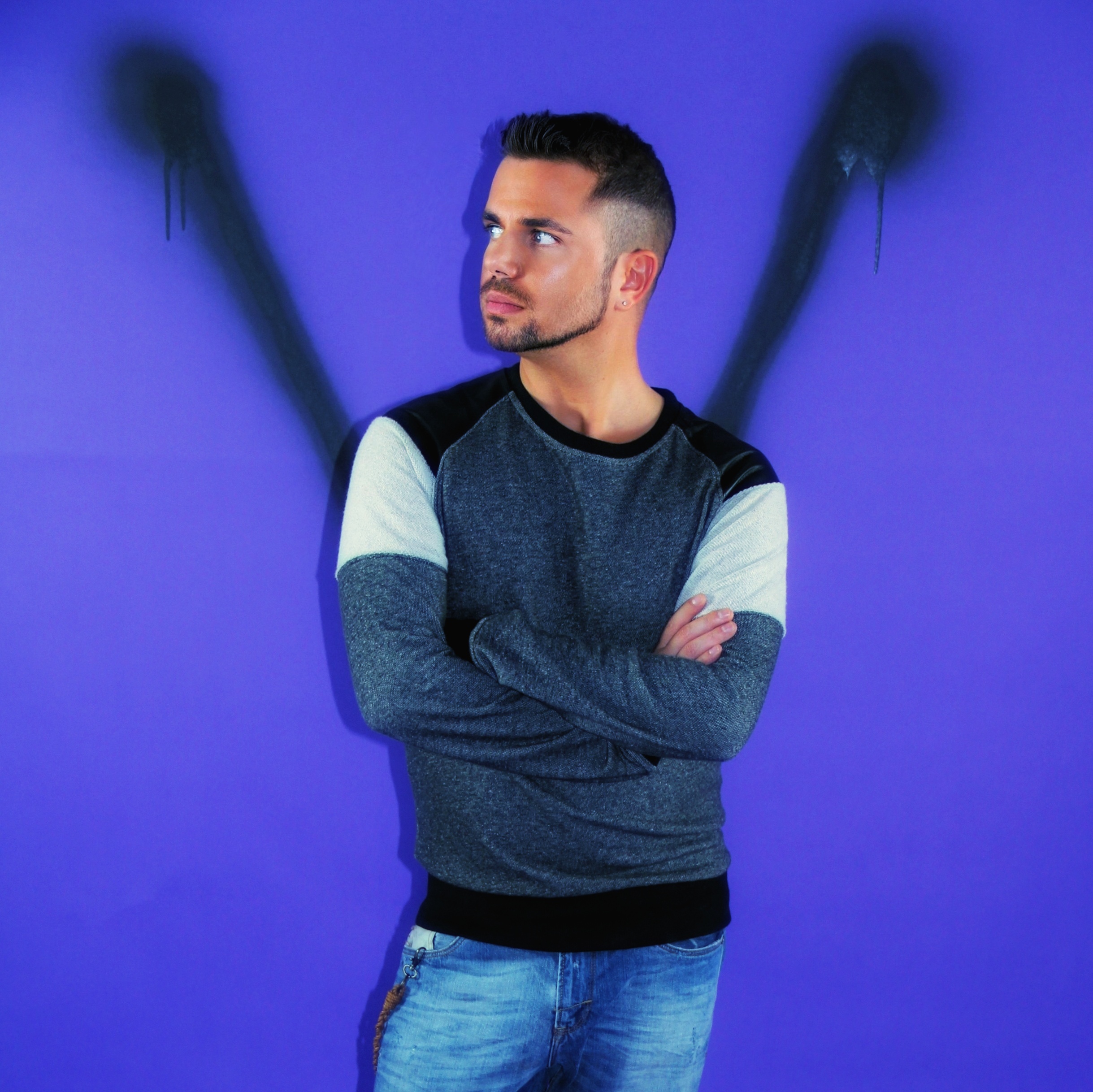 𝙰𝚛𝚝𝚒𝚜𝚝. W𝚛𝚒𝚝𝚎𝚛. S𝚞𝚛𝚟𝚒𝚟𝚘𝚛.